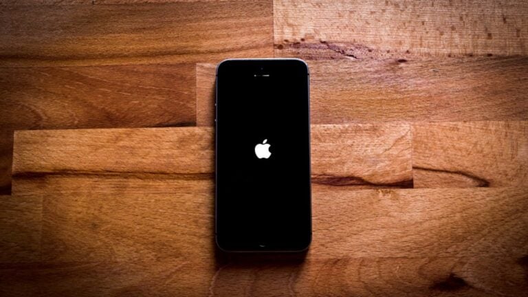 iPhone Lock Screen Stuck: Troubleshooting Steps - ComputerCity