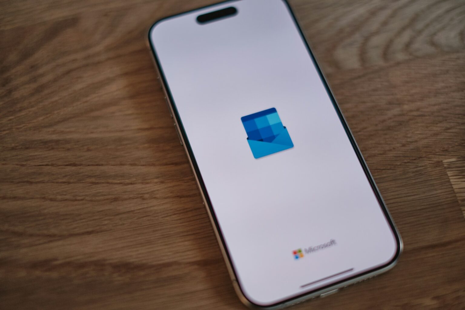 Outlook Not Working on iPhone: Common Problems and Solutions (2026 ...