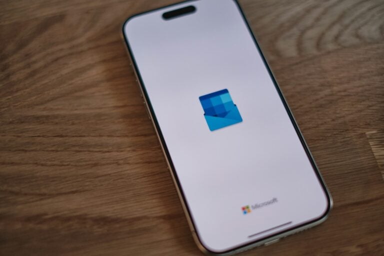 Outlook Not Working on iPhone: Common Problems and Solutions (2026 ...